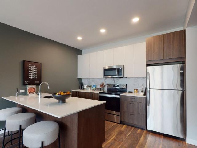 2 BR, 2 BA Apartment 520 East Armour Boulevard Unit 512, Kansas City, MO 64109
