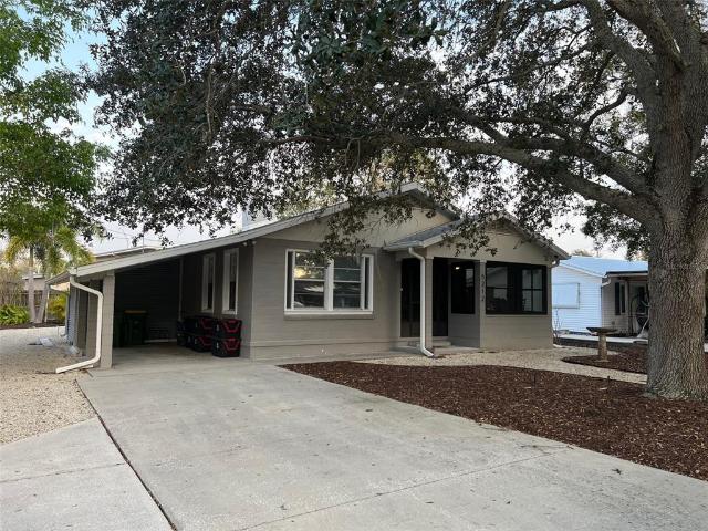 2 BR, 2 BA Apartment 5212 Stevens Dr, Sarasota, FL 34234