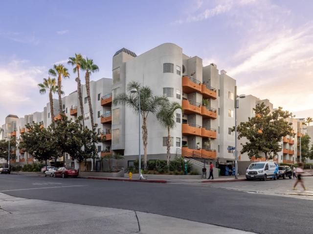 2 BR, 2 BA Apartment 5225 Blakeslee Avenue Unit 151, North Hollywood, CA 91601