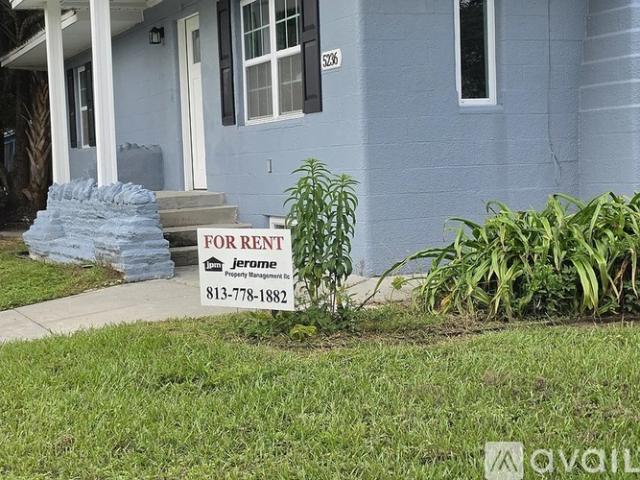 2 BR, 2 BA Apartment 5236 9th St, Zephyrhills, FL 33542