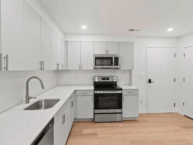 2 BR, 2 BA Apartment 525 Caledon Ct, Greenville, SC 29615