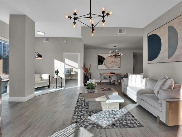 2 BR, 2 BA Apartment 525 East Jackson Street, Orlando, FL 32801