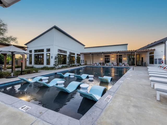2 BR, 2 BA Apartment 5300 Decker Ln, Austin, TX 78724