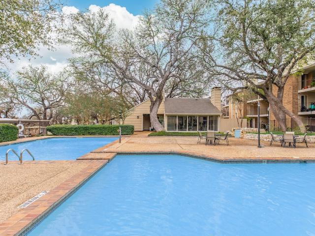 2 BR, 2 BA Apartment 5315 Fredericksburg Road Unit 0812, San Antonio, TX 78229