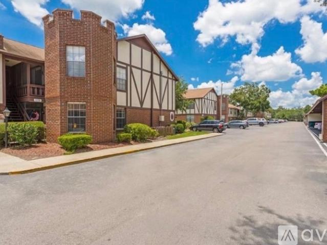 2 BR, 2 BA Apartment 5329 Hansel Avenue, Unit B 4, Orlando, FL 32809