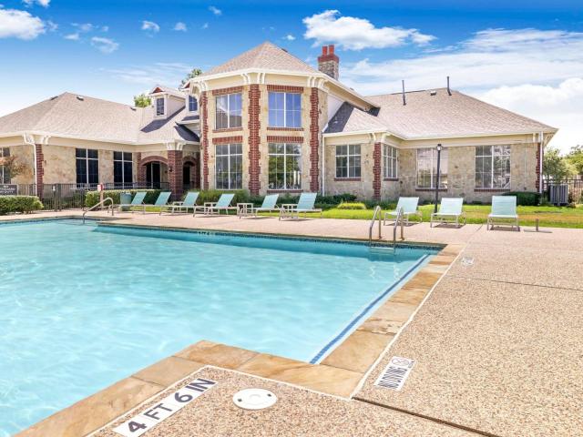 2 BR, 2 BA Apartment 5350 Fossil Creek Blvd. Unit 0424, Fort Worth, TX 76137