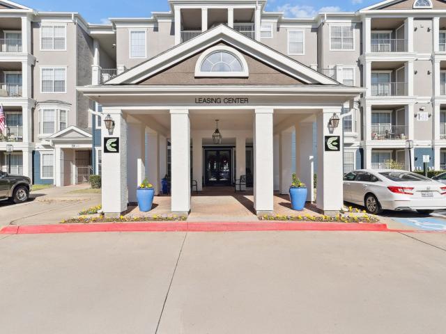 2 BR, 2 BA Apartment 535 E Buckingham Rd Unit 8 8306, Richardson, TX 75081