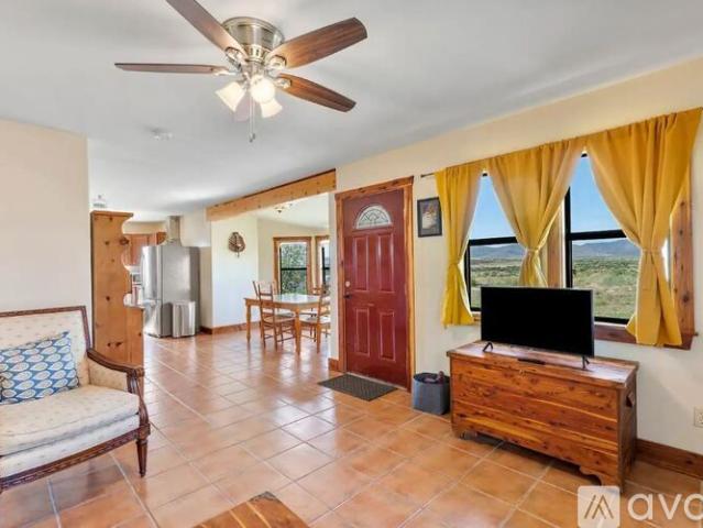 2 BR, 2 BA Apartment 5 Peters Lane, Alpine, TX 79830