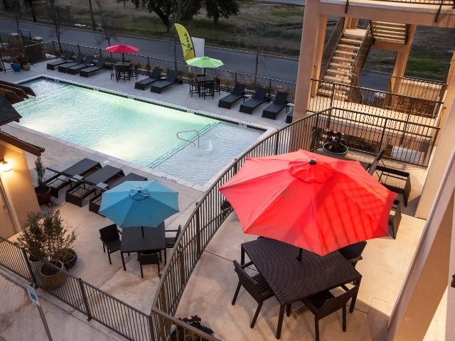 2 BR, 2 BA Apartment 6402 Weber RoadCorpus Unit 4 4301, Dallas, TX 75235