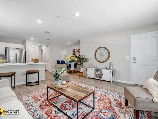 2 BR, 2 BA Apartment 6439 Breezy Oaks Way, Jacksonville, FL 32244