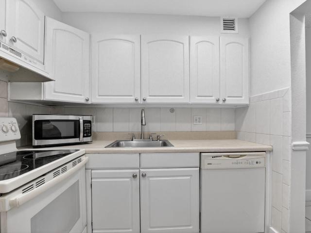 2 BR, 2 BA Apartment 644 Northwest 13th Street, Boca Raton, FL 33486