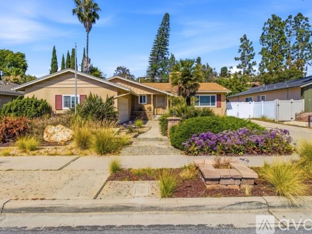 2 BR, 2 BA Apartment 6454 Del Cerro Boulevard, San Diego, CA 92120