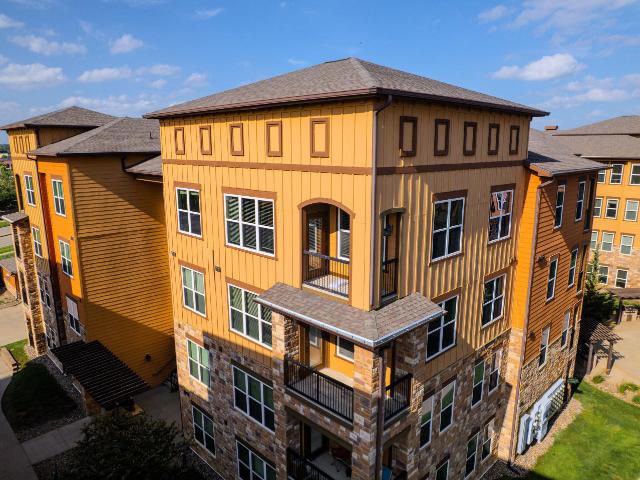 2 BR, 2 BA Apartment 6455 Galleria Dr Unit 4411, West Des Moines, IA 50266
