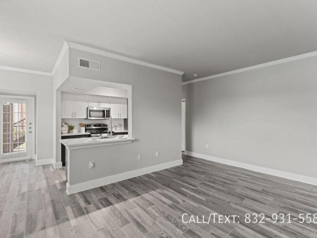 2 BR, 2 BA Apartment 6499 Guhn Rd, Houston, TX 77040