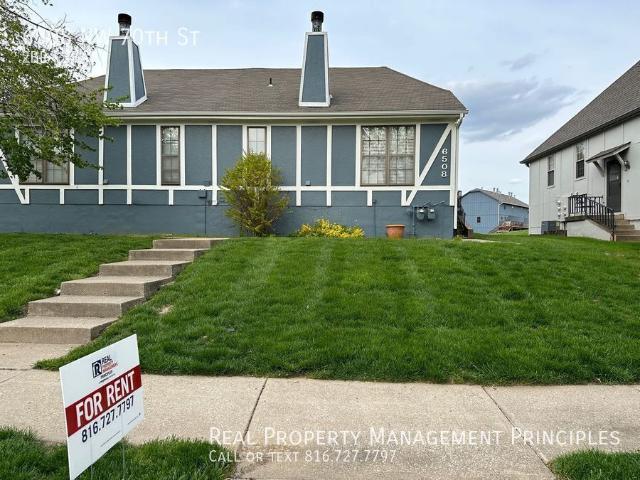 2 BR, 2 BA Apartment 6508 NW 70th St, Kansas City, MO 64151