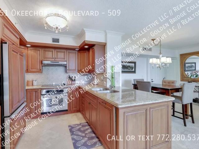 2 BR, 2 BA Apartment 651 Okeechobee Boulevard, 651 Okeechobee Boulevard, FL 33401