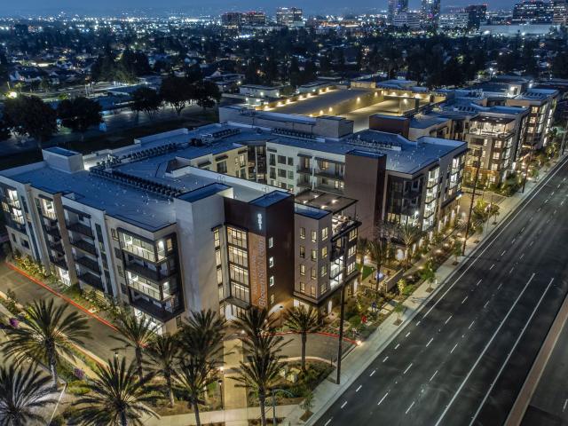 2 BR, 2 BA Apartment 651 Sunflower Avenue Unit 415, Santa Ana, CA 92707