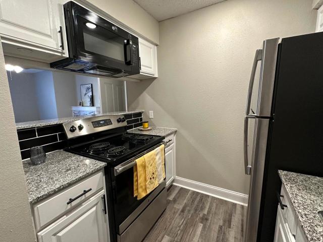 2 BR, 2 BA Apartment 6525 Glenview Dr Unit 20 2025, North Richland Hills, TX 76180