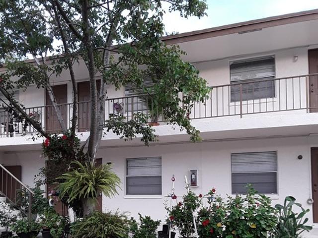 2 BR, 2 BA Apartment 6551 SW 46th St, Unit 4, Davie, FL 33314