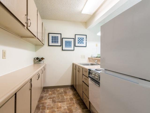 2 BR, 2 BA Apartment 6565 Foxridge Drive Unit 0267, Mission, KS 66202