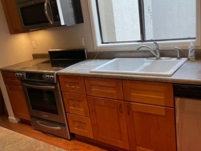 2 BR, 2 BA Apartment 65 Church Street, Unit 65 Church St, Lake Oswego, OR 97034