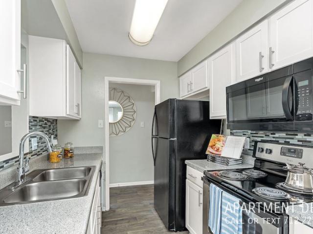 2 BR, 2 BA Apartment 662 Barringer LnÂ, Webster, TX 77598