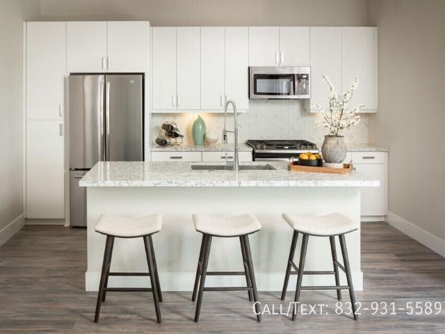 2 BR, 2 BA Apartment 6631 Arnot St, Houston, TX 77007