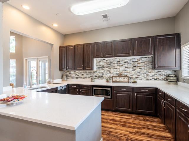 2 BR, 2 BA Apartment 6700 Sandshell Blvd Unit 7 283, Fort Worth, TX 76137