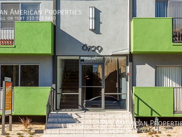 2 BR, 2 BA Apartment 6729 Springpark, Los Angeles, CA 90056