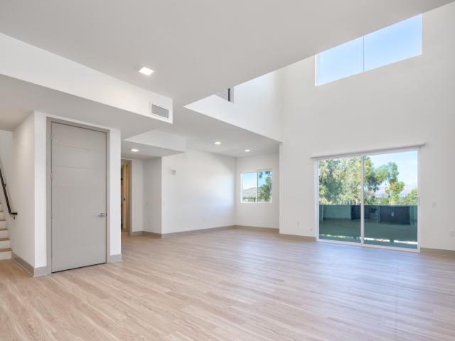 2 BR, 2 BA Apartment 6800 Variel Avenue Unit 306, Canoga Park, CA 91303