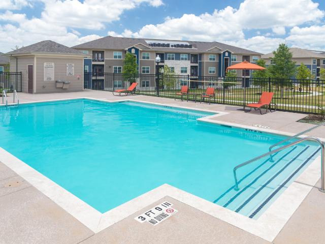 2 BR, 2 BA Apartment 6934 E Ben White Blvd Unit 5304, Austin, TX 78741