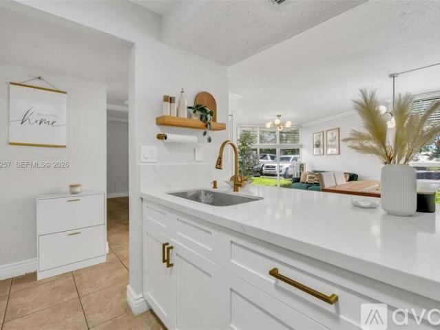 2 BR, 2 BA Apartment 6955 NW 186th St, Unit F102, Hialeah, FL 33015