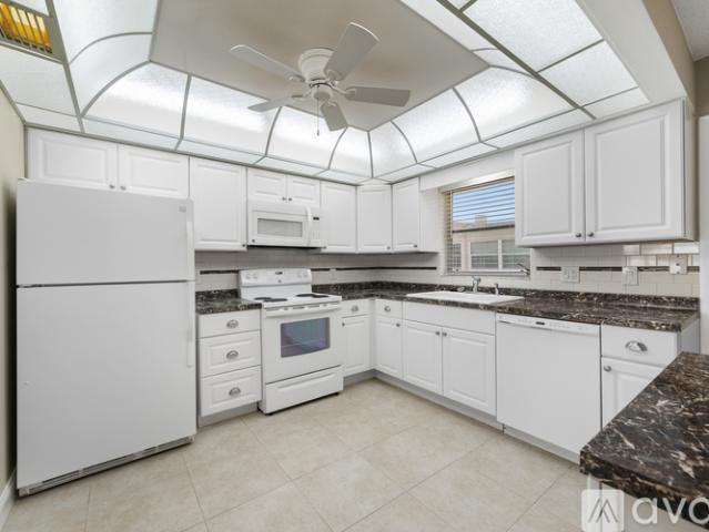 2 BR, 2 BA Apartment 6960 Versailles, Unit 6960, Pinellas Park, FL 33781