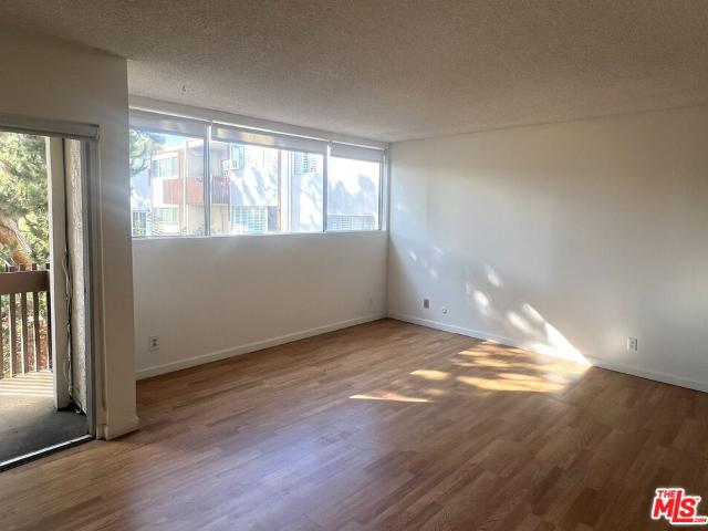 2 BR, 2 BA Apartment 6000 Canterbury Drive, Culver City, CA 90230