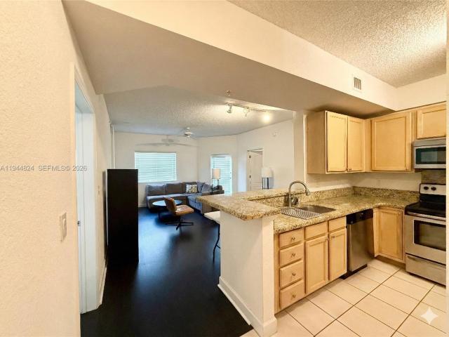 2 BR, 2 BA Apartment 6001 Southwest 70th Street, South Miami, FL 33143