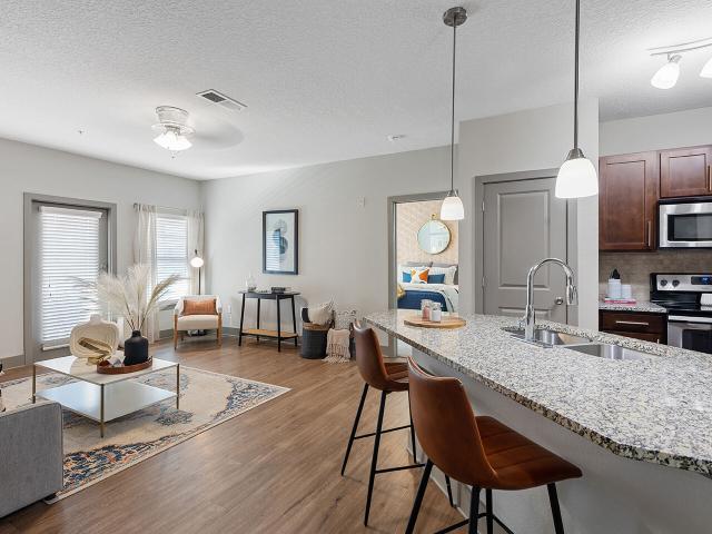 2 BR, 2 BA Apartment 6008 Lewis St Unit 7107, Charlotte, NC 28262