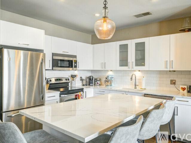 2 BR, 2 BA Apartment 600 12 Th Ave S, Unit 738, Nashville, TN 37203