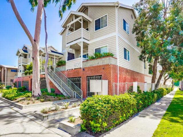 2 BR, 2 BA Apartment 600 E. 97th St, Inglewood, CA 90301