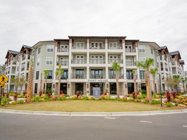 2 BR, 2 BA Apartment 600 Robert Daniel Drive Daniel Island Unit 04303, Charleston, SC 29492