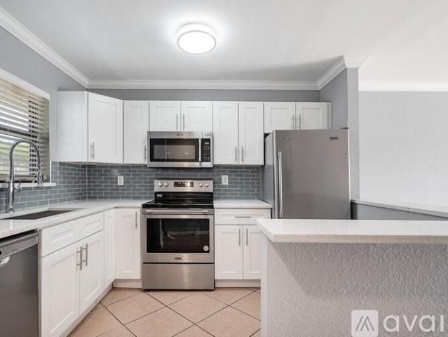 2 BR, 2 BA Apartment 6020 Shaker Wood Circle, Unit 106, Tamarac, FL 33319