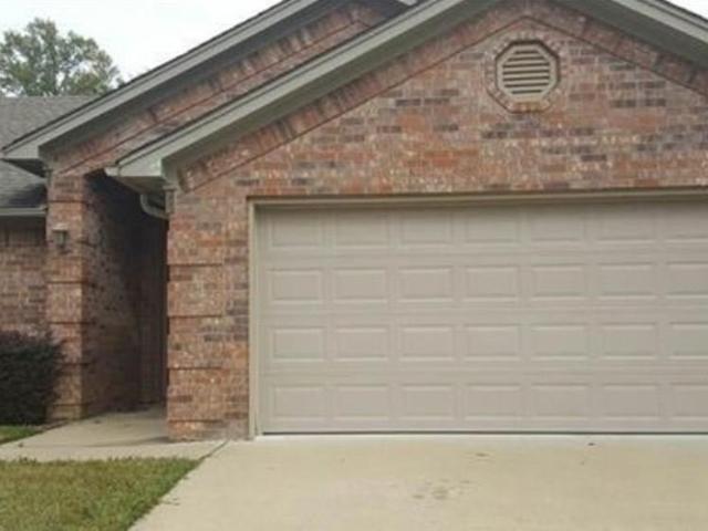2 BR, 2 BA Apartment 6070 Creekside Cir, Tyler, TX 75703