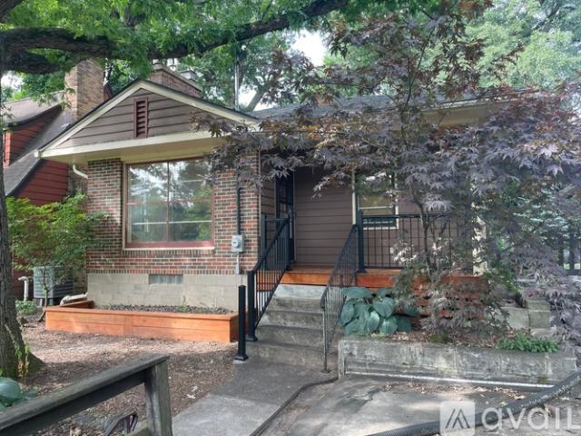 2 BR, 2 BA Apartment 608 Chapman St, Madison, WI 53711