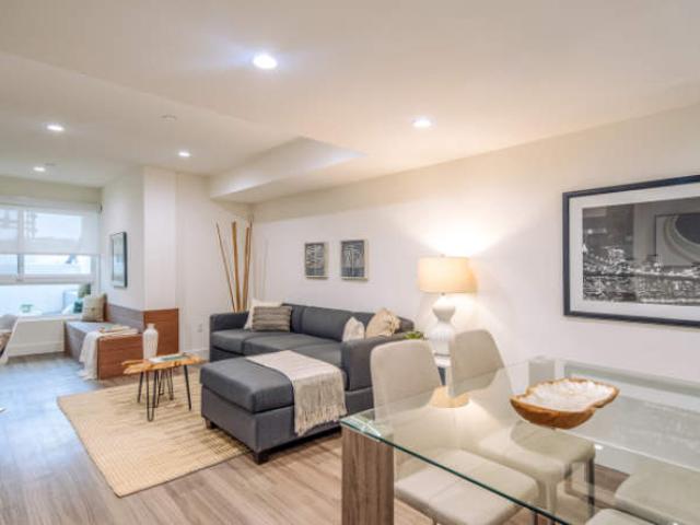 2 BR, 2 BA Apartment 609 Broadway, Santa Monica, CA 90401
