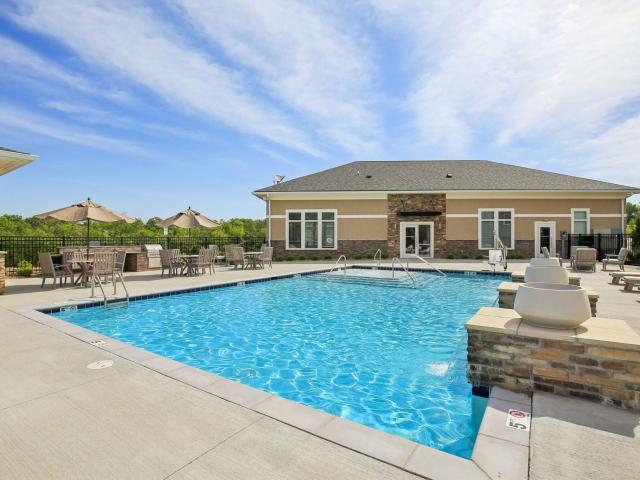 2 BR, 2 BA Apartment 6100 Park St Unit 4 206, Shawnee, KS 66216