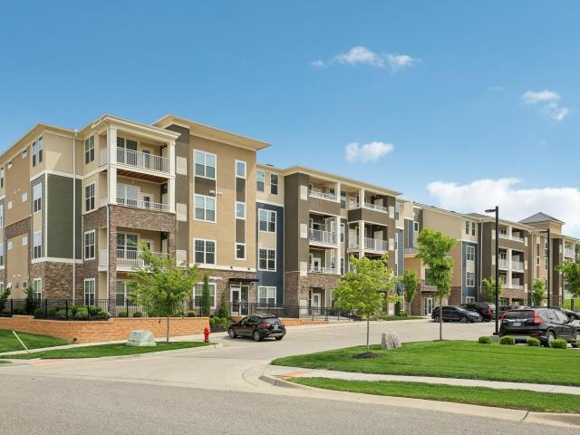 2 BR, 2 BA Apartment 6100 Park St Unit 4 215, Shawnee, KS 66216