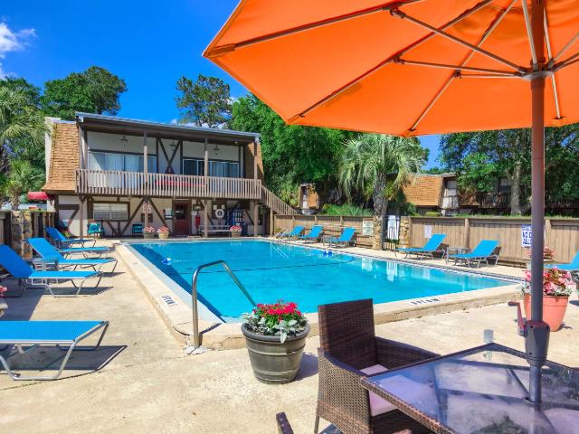 2 BR, 2 BA Apartment 6100 Waters Ave Unit 005, Savannah, GA 31406