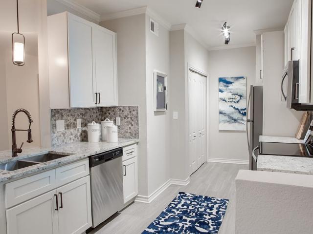 2 BR, 2 BA Apartment 6101 N. Riverside Drive Unit 15 527, Fort Worth, TX 76137