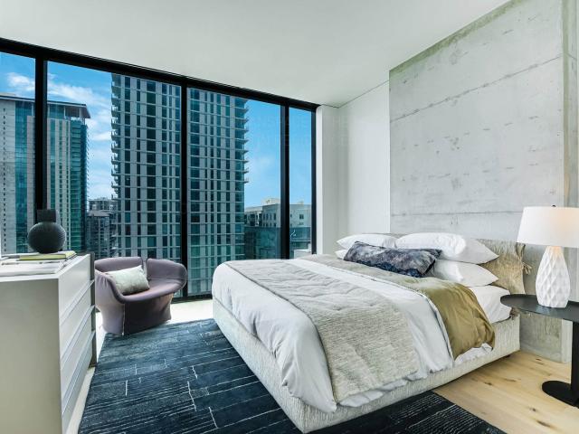 2 BR, 2 BA Apartment 611 Davis St, Austin, TX 78701