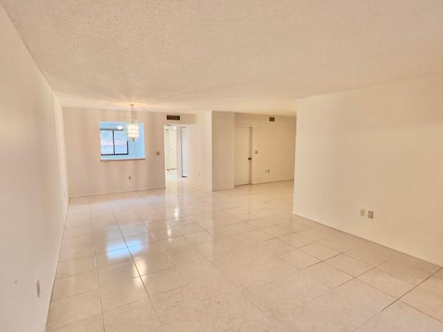 2 BR, 2 BA Apartment 6121 Pointe Regal Circle, Delray Beach, FL 33484