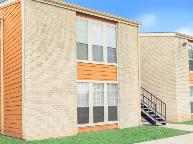 2 BR, 2 BA Apartment 6130 Ingram Road Unit 1902, San Antonio, TX 78238